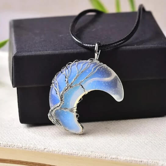 Crescent Necklace – My Wirkin